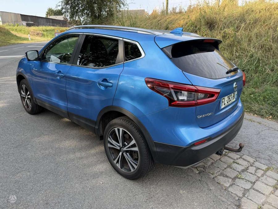 Blue Nissan Qashqai 2019 in Taurage, with an engine capacity of 1.46 L and mileage of 130 thousand km for 12900 €, photo 4 on AUTOMOTO.COM.LV