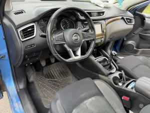 Blue Nissan Qashqai 2019 in Taurage, with an engine capacity of 1.46 L and mileage of 130 thousand km for 12900 €, photo 11 on AUTOMOTO.COM.LV