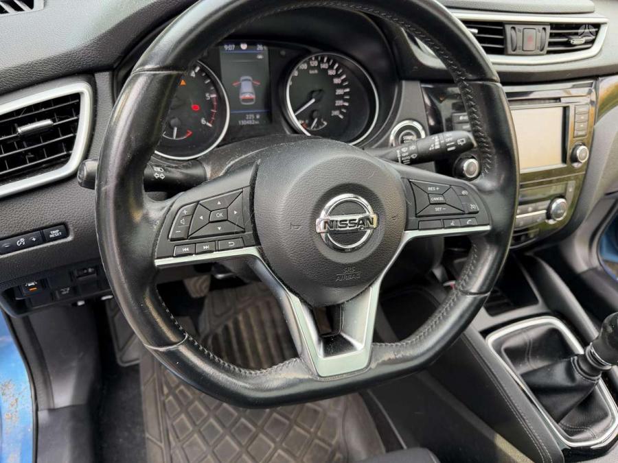 Blue Nissan Qashqai 2019 in Taurage, with an engine capacity of 1.46 L and mileage of 130 thousand km for 12900 €, photo 12 on AUTOMOTO.COM.LV