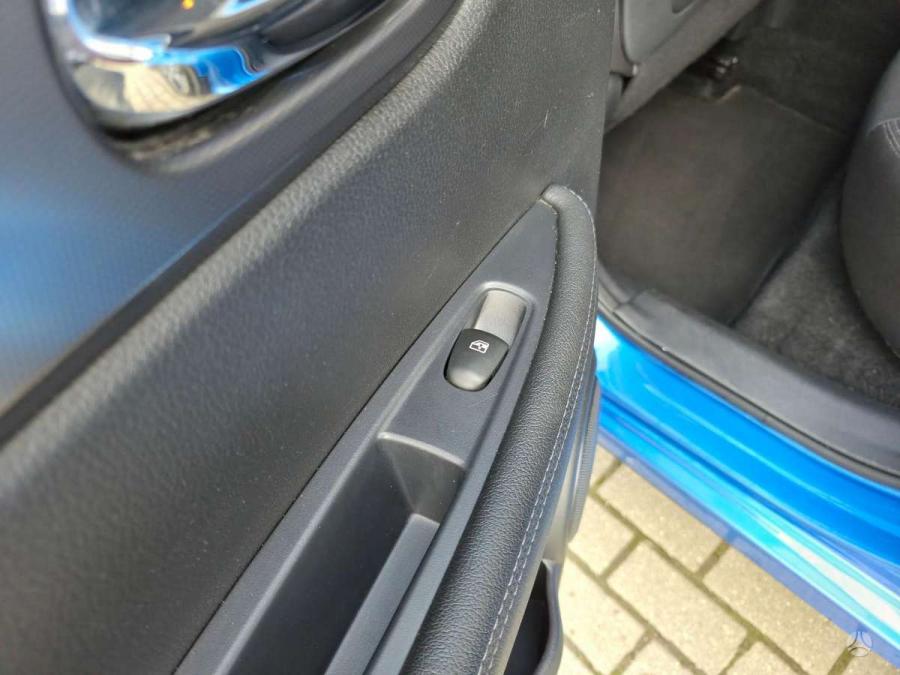 Blue Nissan Qashqai 2019 in Vilnius, with an engine capacity of 1.33 L and mileage of 110 thousand km for 14500 €, photo 25 on AUTOMOTO.COM.LV