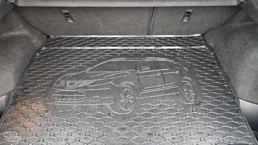 Blue Nissan Qashqai 2020 in Vilnius, with an engine capacity of 1.30 L and mileage of 98 thousand km for 16450 €, photo 9 on AUTOMOTO.COM.LV