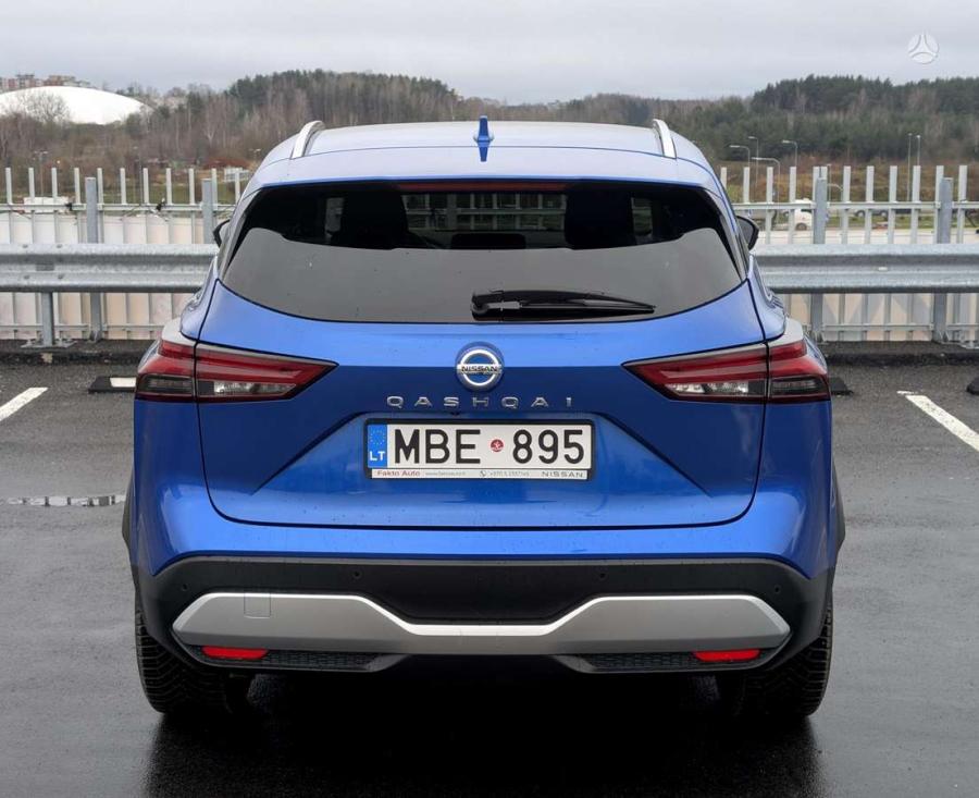 Blue Nissan Qashqai 2021 in Vilnius, with an engine capacity of 1.33 L and mileage of 112 thousand km for 17800 €, photo 6 on AUTOMOTO.COM.LV