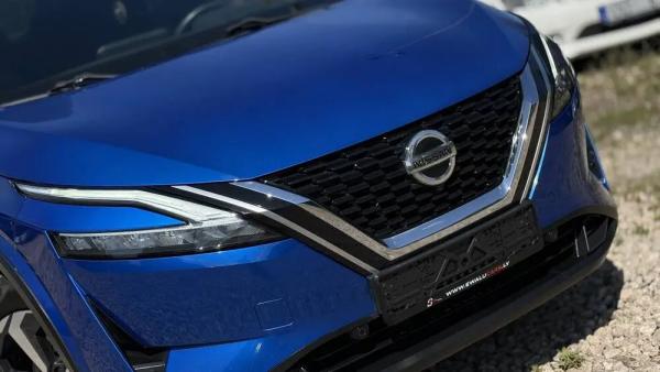 Blue Nissan Qashqai 2021 in Jelgava, with an engine capacity of 1.30 L and mileage of 164 thousand km for 19790 €, photo 5 on AUTOMOTO.COM.LV