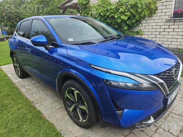 Blue Nissan Qashqai 2022 in Riga, with an engine capacity of 1.30 L and mileage of 64 thousand km for 23290 €, photo 3 on AUTOMOTO.COM.LV