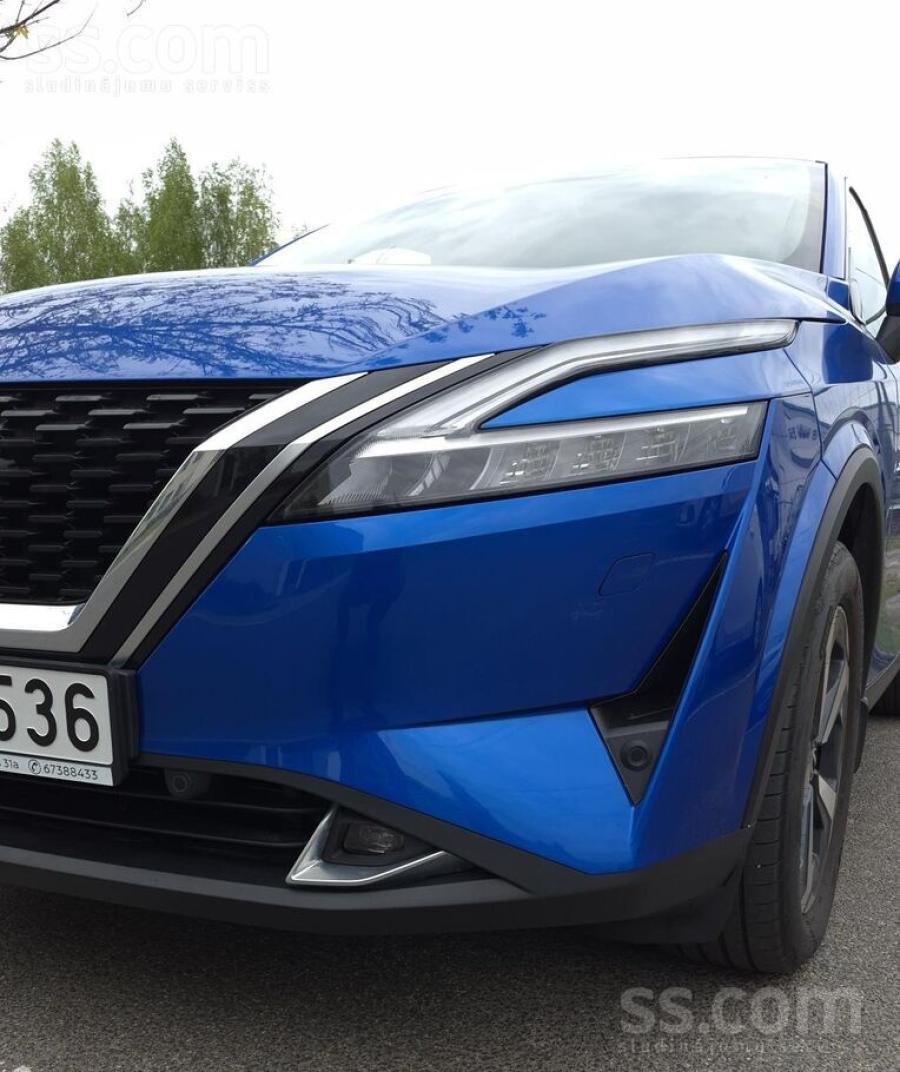 Blue Nissan Qashqai 2022 in Riga, with an engine capacity of 1.30 L and mileage of 32 thousand km for 24500 €, photo 3 on AUTOMOTO.COM.LV