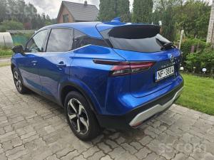 Zils Nissan Qashqai 2022 Rīga, ar dzinēja tilpumu 1.30 L un nobraukumu 64 tūkst. km par 23290 €, foto  vietnē AUTOMOTO.COM.LV