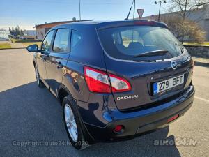 Blue Nissan Qashqai 2011 in Paide, with an engine capacity of 1.60 L and mileage of 166 thousand km for 5650 €, photo 4 on AUTOMOTO.COM.LV