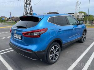 Blue Nissan Qashqai 2017 in Riga, with an engine capacity of 1.20 L and mileage of 84 thousand km for 11700 €, photo 4 on AUTOMOTO.COM.LV