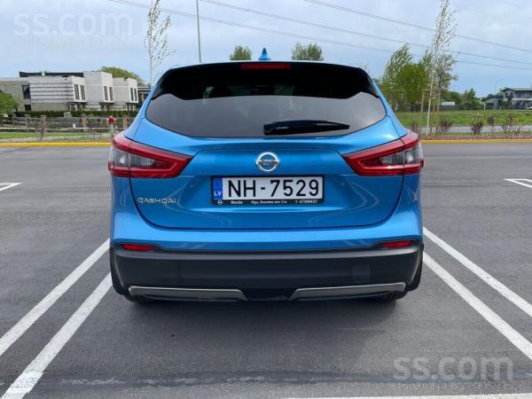 Blue Nissan Qashqai 2017 in Riga, with an engine capacity of 1.20 L and mileage of 84 thousand km for 11700 €, photo 5 on AUTOMOTO.COM.LV