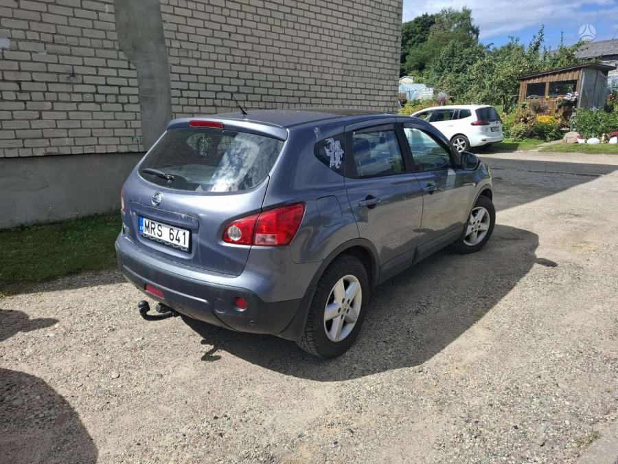 Zils Nissan Qashqai 2007 Telšiai, ar dzinēja tilpumu 2.00 L un nobraukumu 480 tūkst. km par 1350 €, foto 4 vietnē AUTOMOTO.COM.LV