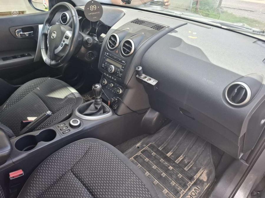 Zils Nissan Qashqai 2007 Telšiai, ar dzinēja tilpumu 2.00 L un nobraukumu 480 tūkst. km par 1350 €, foto 8 vietnē AUTOMOTO.COM.LV