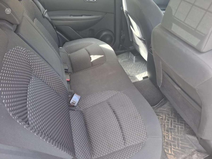 Zils Nissan Qashqai 2007 Telšiai, ar dzinēja tilpumu 2.00 L un nobraukumu 480 tūkst. km par 1350 €, foto 9 vietnē AUTOMOTO.COM.LV