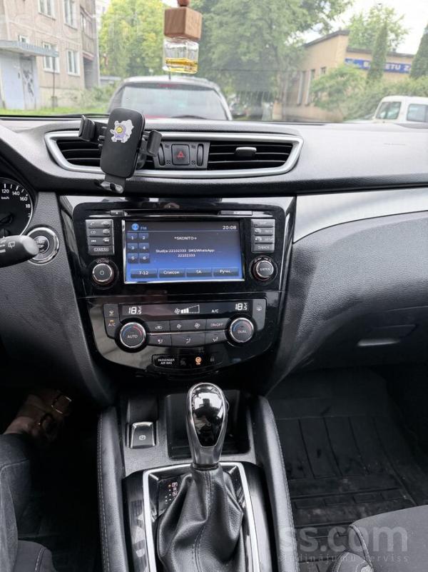 Blue Nissan Qashqai 2018 in Riga, with an engine capacity of 1.20 L and mileage of 138 thousand km for 10500 €, photo 6 on AUTOMOTO.COM.LV