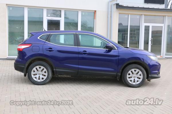 Blue Nissan Qashqai 2014 in Tartu, with an engine capacity of 1.20 L and mileage of 206 thousand km for 6990 €, photo 4 on AUTOMOTO.COM.LV