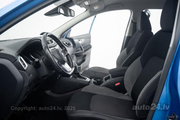 Blue Nissan Qashqai 2018 in Tallinn, with an engine capacity of 1.20 L and mileage of 163 thousand km for 10999 €, photo 7 on AUTOMOTO.COM.LV