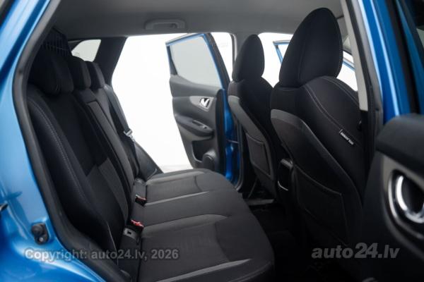 Blue Nissan Qashqai 2018 in Tallinn, with an engine capacity of 1.20 L and mileage of 163 thousand km for 10999 €, photo 9 on AUTOMOTO.COM.LV