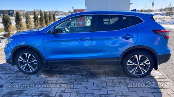 Blue Nissan Qashqai 2018 in Rakvere, with an engine capacity of 1.20 L and mileage of 75 thousand km for 11000 €, photo 2 on AUTOMOTO.COM.LV