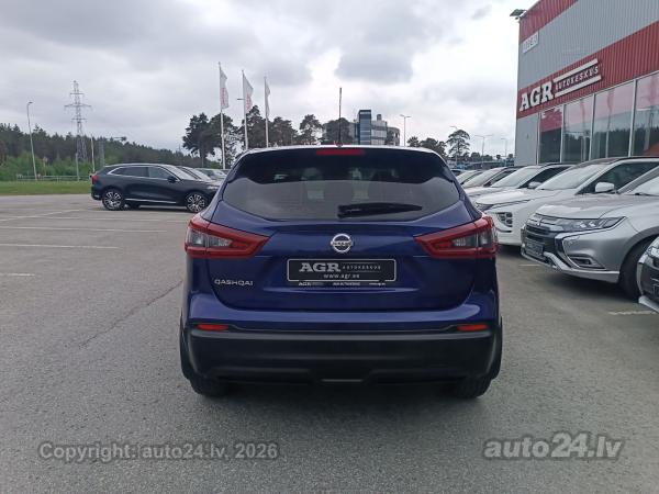 Blue Nissan Qashqai 2021 in Tallinn, with an engine capacity of 1.30 L and mileage of 143 thousand km for 12490 €, photo 4 on AUTOMOTO.COM.LV