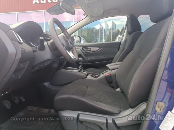 Blue Nissan Qashqai 2021 in Tallinn, with an engine capacity of 1.30 L and mileage of 143 thousand km for 12490 €, photo 6 on AUTOMOTO.COM.LV