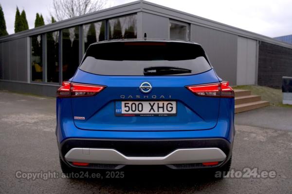 Blue Nissan Qashqai 2022 in Tallinn, with an engine capacity of 1.30 L and mileage of 47 thousand km for 23990 €, photo 4 on AUTOMOTO.COM.LV