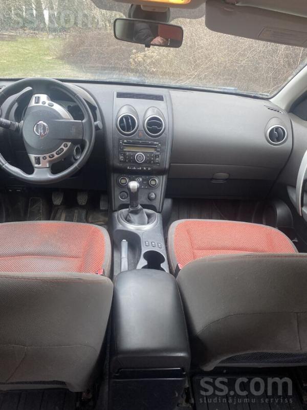 Brūns Nissan Qashqai 2007 Dobele, ar dzinēja tilpumu 1.60 L un nobraukumu 191 tūkst. km par 3150 €, foto 2 vietnē AUTOMOTO.COM.LV