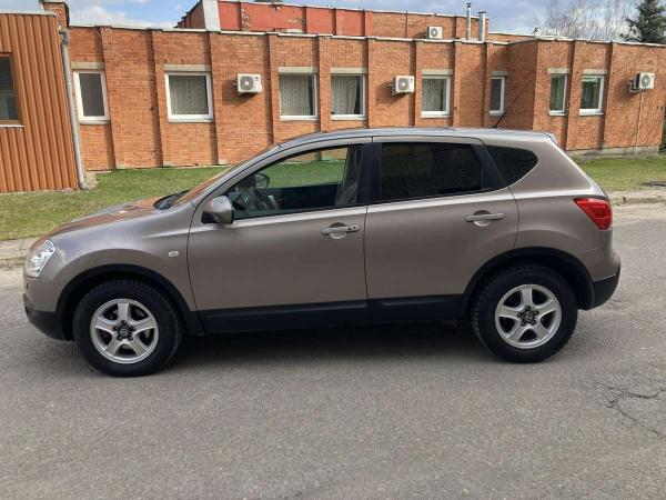 Brūns Nissan Qashqai 2007 Viļņa, ar dzinēja tilpumu 2.00 L un nobraukumu 256 tūkst. km par 3950 €, foto 5 vietnē AUTOMOTO.COM.LV