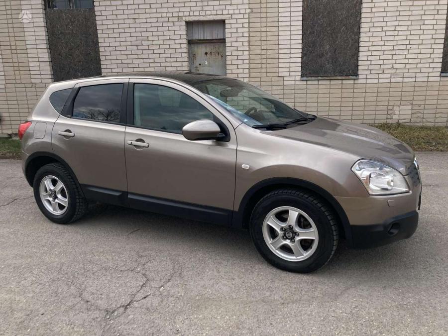 Brown Nissan Qashqai 2007 in Vilnius, with an engine capacity of 2.00 L and mileage of 256 thousand km for 3950 €, photo 1 on AUTOMOTO.COM.LV