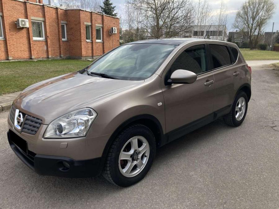 Brown Nissan Qashqai 2007 in Vilnius, with an engine capacity of 2.00 L and mileage of 256 thousand km for 3950 €, photo 4 on AUTOMOTO.COM.LV