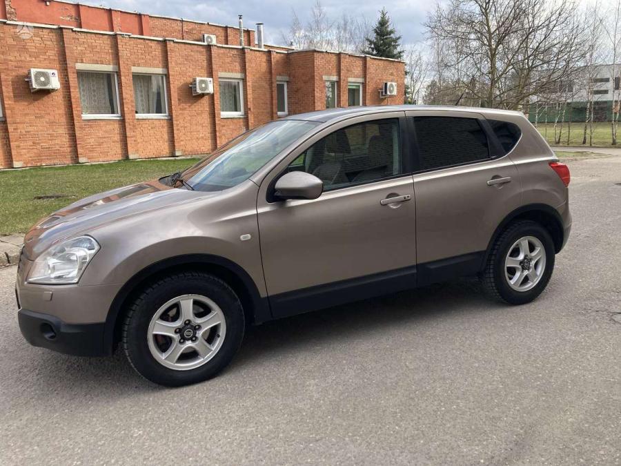 Brown Nissan Qashqai 2007 in Vilnius, with an engine capacity of 2.00 L and mileage of 256 thousand km for 3950 €, photo 5 on AUTOMOTO.COM.LV