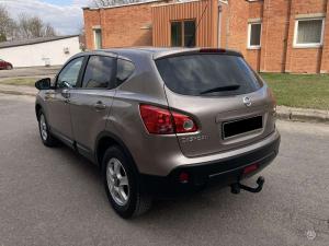 Brown Nissan Qashqai 2007 in Vilnius, with an engine capacity of 2.00 L and mileage of 256 thousand km for 3950 €, photo 8 on AUTOMOTO.COM.LV