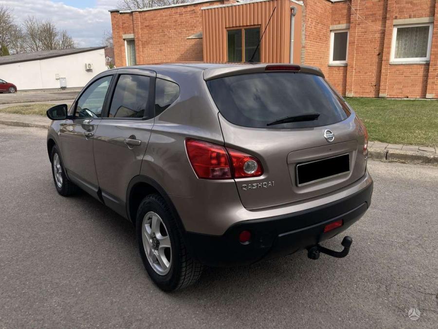 Brown Nissan Qashqai 2007 in Vilnius, with an engine capacity of 2.00 L and mileage of 256 thousand km for 3950 €, photo 8 on AUTOMOTO.COM.LV