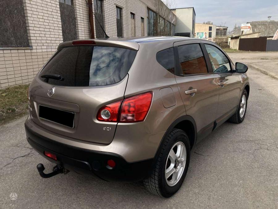 Brown Nissan Qashqai 2007 in Vilnius, with an engine capacity of 2.00 L and mileage of 256 thousand km for 3950 €, photo 10 on AUTOMOTO.COM.LV