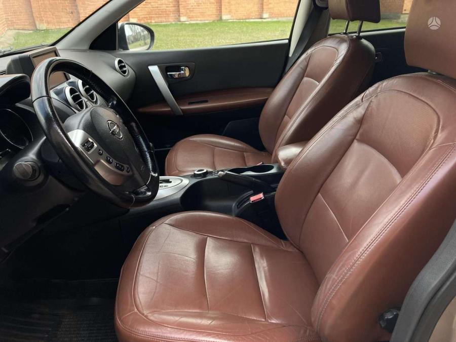 Brown Nissan Qashqai 2007 in Vilnius, with an engine capacity of 2.00 L and mileage of 256 thousand km for 3950 €, photo 17 on AUTOMOTO.COM.LV