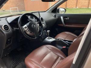 Brown Nissan Qashqai 2007 in Vilnius, with an engine capacity of 2.00 L and mileage of 256 thousand km for 3950 €, photo 18 on AUTOMOTO.COM.LV