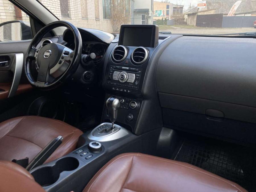 Brown Nissan Qashqai 2007 in Vilnius, with an engine capacity of 2.00 L and mileage of 256 thousand km for 3950 €, photo 25 on AUTOMOTO.COM.LV