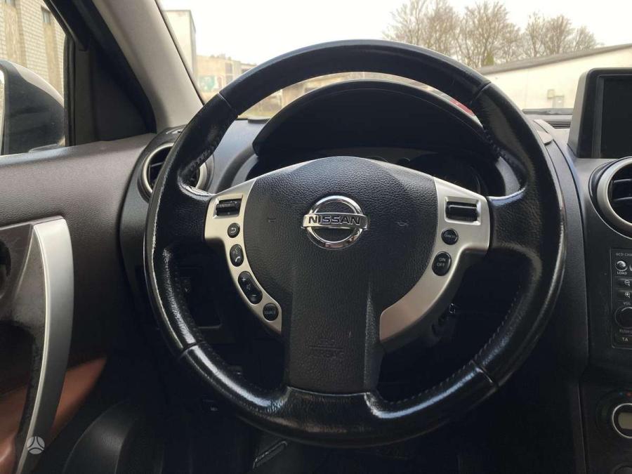 Brown Nissan Qashqai 2007 in Vilnius, with an engine capacity of 2.00 L and mileage of 256 thousand km for 3950 €, photo 26 on AUTOMOTO.COM.LV