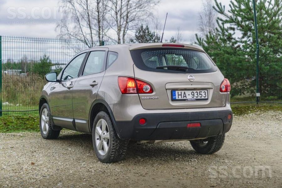 Brūns Nissan Qashqai 2008 Rīga, ar dzinēja tilpumu 2.00 L un nobraukumu 187 tūkst. km par 4990 €, foto 4 vietnē AUTOMOTO.COM.LV