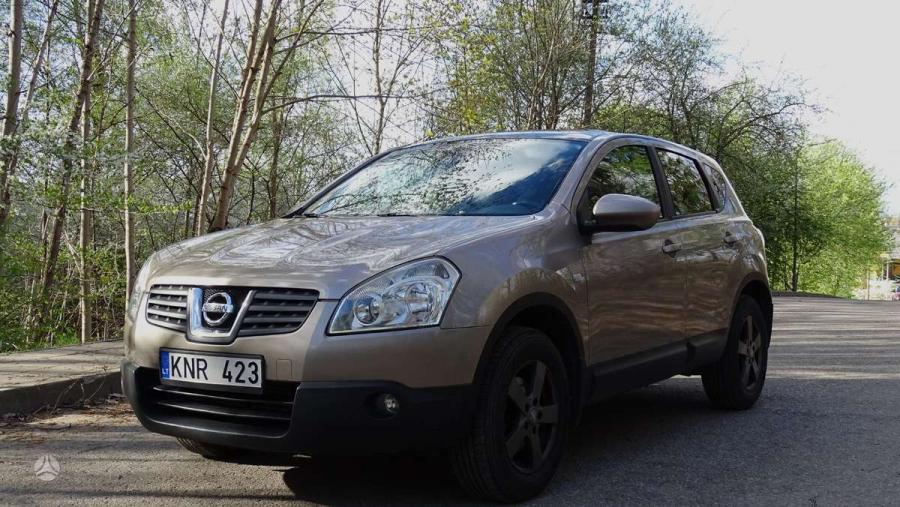 Brown Nissan Qashqai 2008 in Vilnius, with an engine capacity of 1.46 L and mileage of 320 thousand km for 4200 €, photo 1 on AUTOMOTO.COM.LV
