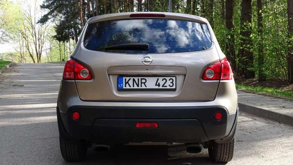 Brūns Nissan Qashqai 2008 Viļņa, ar dzinēja tilpumu 1.46 L un nobraukumu 320 tūkst. km par 4200 €, foto 3 vietnē AUTOMOTO.COM.LV