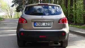 Brown Nissan Qashqai 2008 in Vilnius, with an engine capacity of 1.46 L and mileage of 320 thousand km for 4200 €, photo 3 on AUTOMOTO.COM.LV