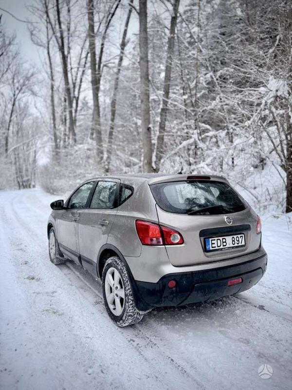 Brūns Nissan Qashqai 2008 Viļņa, ar dzinēja tilpumu 2.00 L un nobraukumu 196 tūkst. km par 3850 €, foto 2 vietnē AUTOMOTO.COM.LV