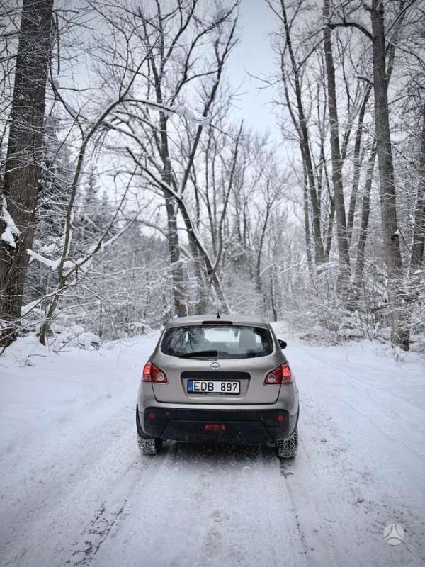 Brūns Nissan Qashqai 2008 Viļņa, ar dzinēja tilpumu 2.00 L un nobraukumu 196 tūkst. km par 3850 €, foto 3 vietnē AUTOMOTO.COM.LV
