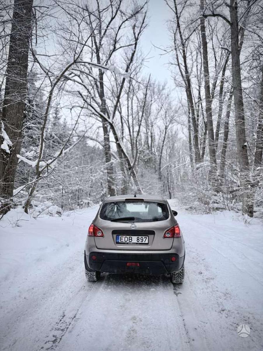 Brūns Nissan Qashqai 2008 Viļņa, ar dzinēja tilpumu 2.00 L un nobraukumu 196 tūkst. km par 3850 €, foto 3 vietnē AUTOMOTO.COM.LV