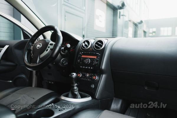 Brown Nissan Qashqai 2008 in Tallinn, with an engine capacity of 1.50 L and mileage of 342 thousand km for 2700 €, photo 11 on AUTOMOTO.COM.LV