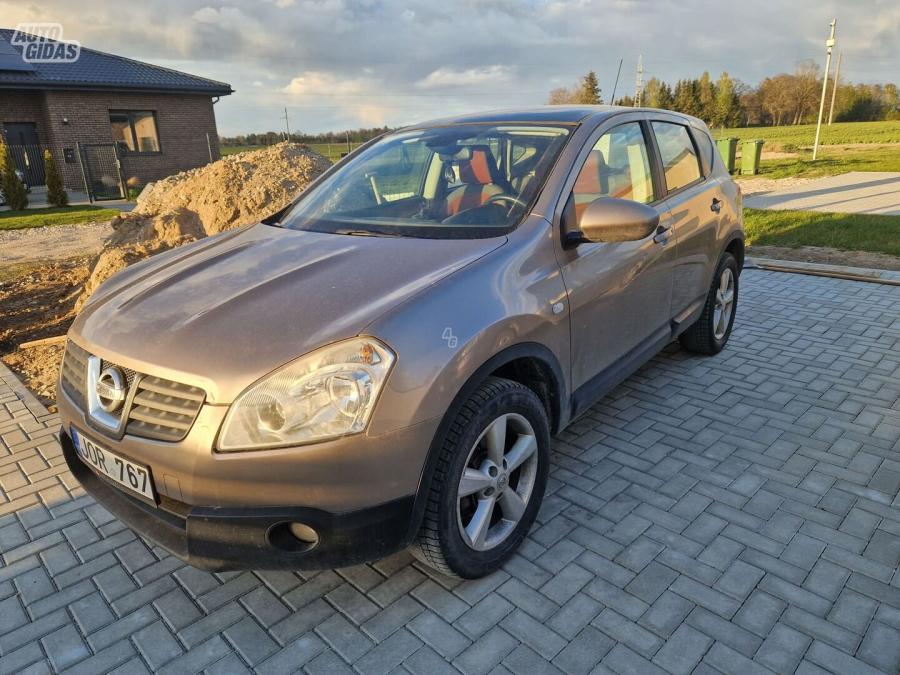 Brown Nissan Qashqai 2008 in Kaunas, with an engine capacity of 1.50 L and mileage of 301 thousand km for 1300 €, photo 3 on AUTOMOTO.COM.LV