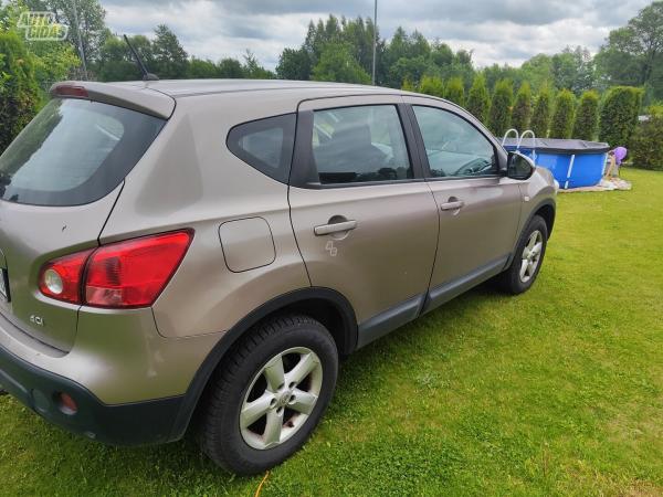 Brown Nissan Qashqai 2008 in Vilnius, with an engine capacity of 1.50 L and mileage of 340 thousand km for 2650 €, photo 4 on AUTOMOTO.COM.LV