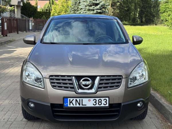 Brūns Nissan Qashqai 2008 Viļņa, ar dzinēja tilpumu 1.46 L un nobraukumu 353 tūkst. km par 2750 €, foto 2 vietnē AUTOMOTO.COM.LV