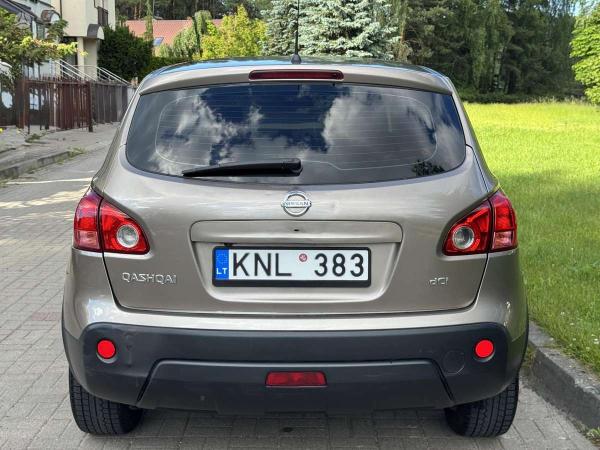 Brūns Nissan Qashqai 2008 Viļņa, ar dzinēja tilpumu 1.46 L un nobraukumu 353 tūkst. km par 2750 €, foto 5 vietnē AUTOMOTO.COM.LV