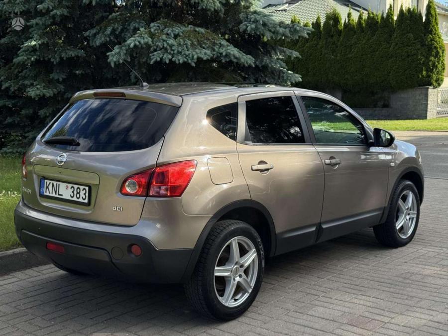 Brown Nissan Qashqai 2008 in Vilnius, with an engine capacity of 1.46 L and mileage of 353 thousand km for 2750 €, photo 7 on AUTOMOTO.COM.LV