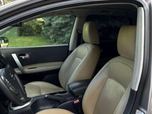 Brown Nissan Qashqai 2008 in Vilnius, with an engine capacity of 1.46 L and mileage of 353 thousand km for 2750 €, photo 9 on AUTOMOTO.COM.LV